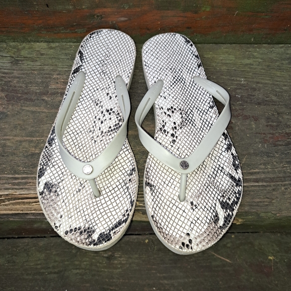 J Slides | Shoes | J Slides Nyc Flip Flop Sandals 8 | Poshmark